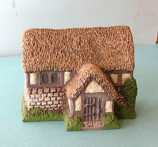 Triangle Miniatures - Hovels Model Buildings - 15mm